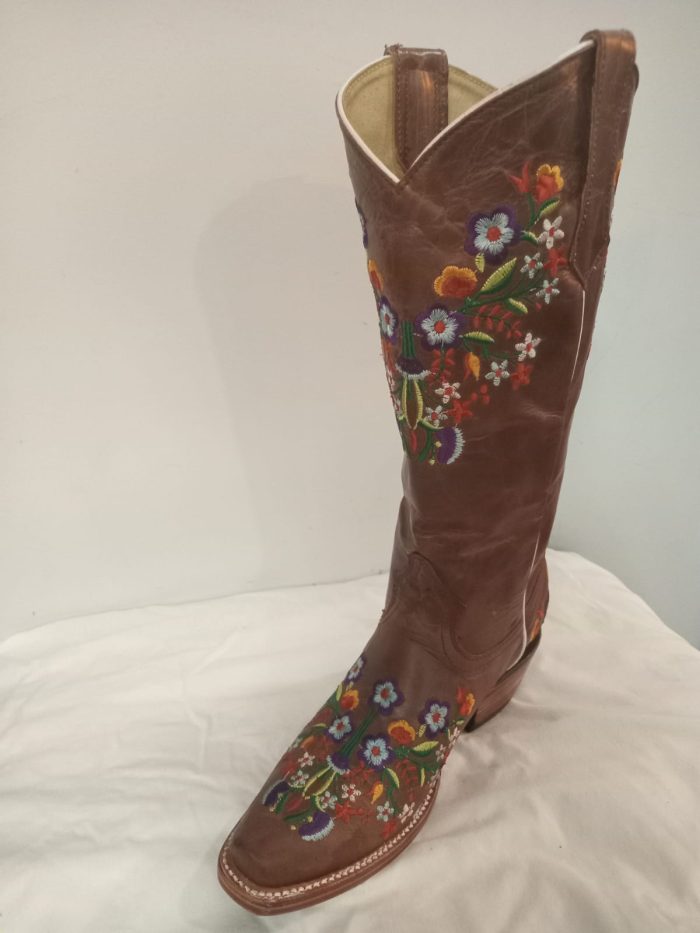 Botas de vaquero modernas que debes probar en primavera - Cuatrero Boots